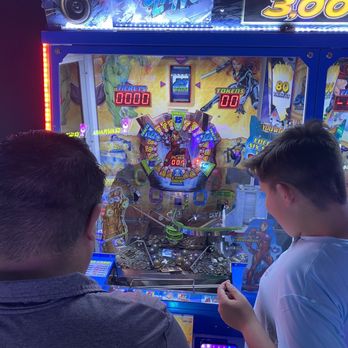 FAST EDDIES FUN CENTER - Updated October 2025 - 49 Photos & 60 Reviews ...