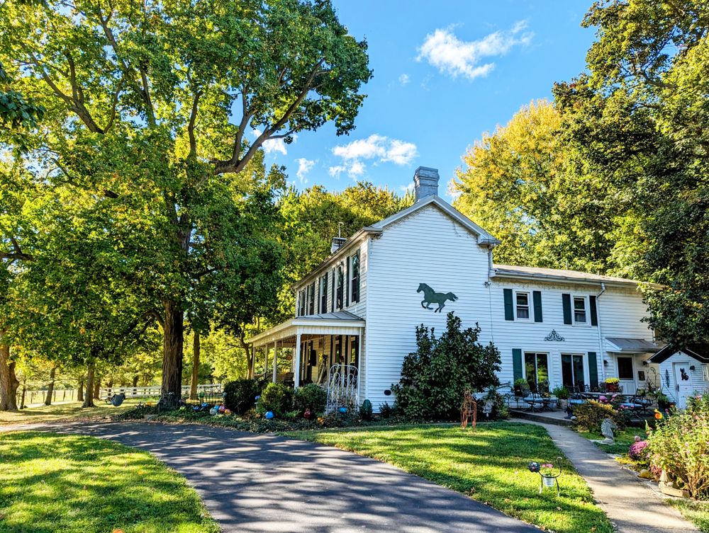 FIRST FARM INN - Updated November 2025 - 20 Photos & 19 Reviews - 2510 ...