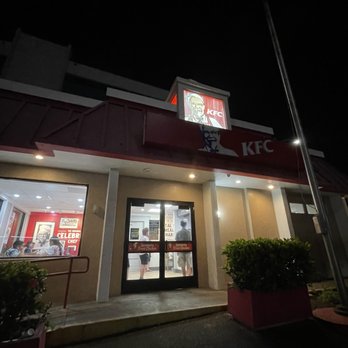 KFC - Updated July 2025 - 187 Photos & 147 Reviews - 1124 Mccully St ...