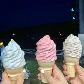 FOOTIE’S FREEZ - Updated December 2025 - 11 Photos & 16 Reviews - 1061 ...