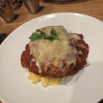 CLINTONS BAR & GRILLE - Updated January 2026 - 214 Photos & 426 Real ...