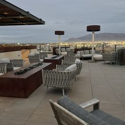 LEVEL 5 ROOFTOP RESTAURANT - Updated July 2025 - 571 Photos & 299 ...
