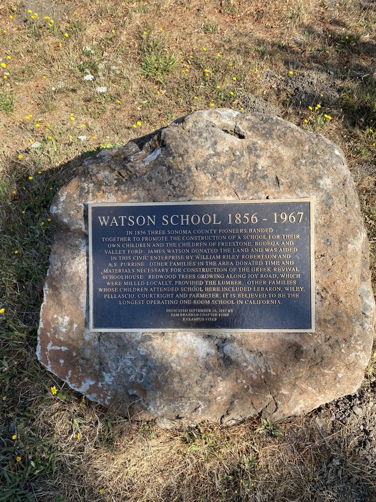 CHRISTO & JEANNE-CLAUDE RUNNING FENCE/ WATSON SCHOOL PARK - Updated ...