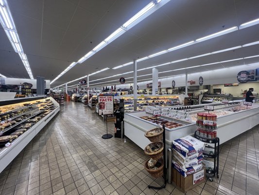 HY-VEE - Updated July 2025 - 38 Photos & 32 Reviews - 1315 6th St NW ...