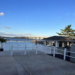 TUCKAHOE INN - Updated October 2025 - 230 Photos & 396 Reviews - 1 ...