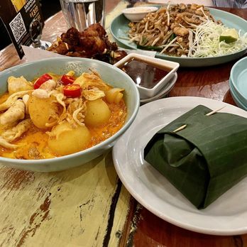 PAI NORTHERN THAI KITCHEN - 4905 Photos & 3568 Reviews - 18 Duncan ...