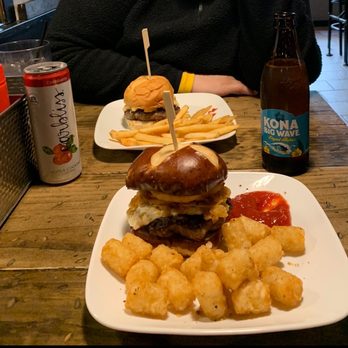 HOME BURGER BAR - Updated October 2025 - 114 Photos & 109 Reviews - 205 ...