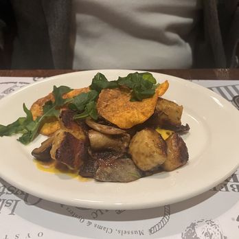 MAX FISH - Updated October 2024 - 1354 Photos & 575 Reviews - 110 ...