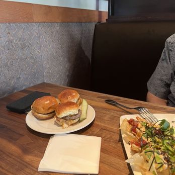 YARD HOUSE - Updated November 2024 - 1903 Photos & 1267 Reviews - 3775 ...