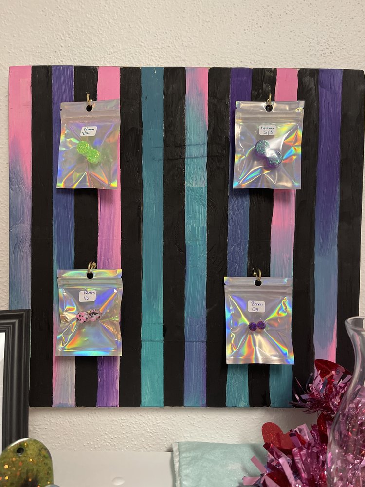 TWO CRAFTY CHICKS - Updated June 2024 - 61 Photos - 710 S Gregg St, Big ...