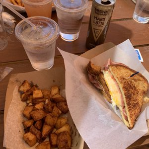 LANDMARK AMERICANA TAP & GRILL - UNIVERSITY CITY - 311 Photos & 407 ...