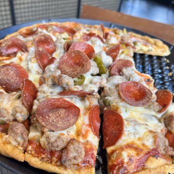 HOME RUN INN PIZZA - Updated December 2025 - 210 Photos & 295 Reviews ...