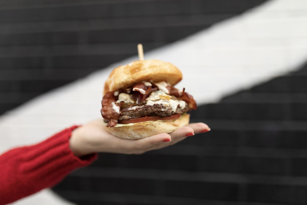 CHOM BURGER - Updated December 2025 - 116 Photos & 121 Reviews - 496 N ...