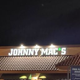 JOHNNY MAC’S SPORTS BAR & GRILL - Updated June 2025 - 86 Photos & 70 ...
