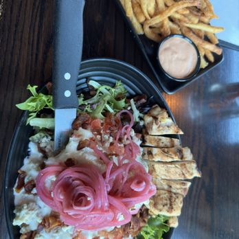 STRAP TANK BREWERY - Updated June 2025 - 580 Photos & 593 Reviews ...