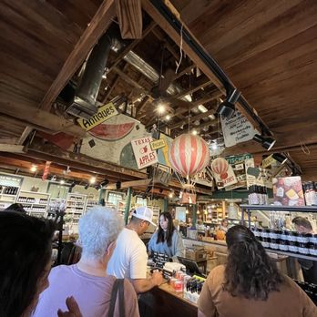 DAS PEACH HAUS - Updated January 2025 - 798 Photos & 358 Reviews - 1406 ...