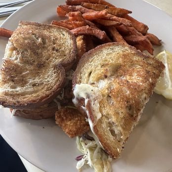 SAILOR’S RETURN RESTAURANT - Updated March 2025 - 535 Photos & 624 ...