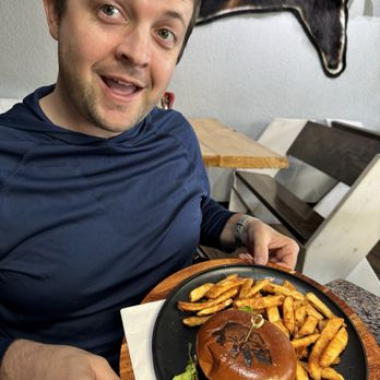 ALASKAN BURGER & BREW - Updated August 2024 - 98 Photos & 115 Reviews ...