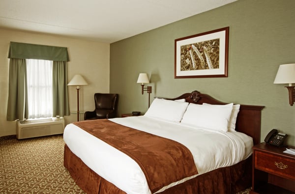 D. HOTEL AND SUITES - Updated May 2025 - 43 Photos & 60 Reviews - 1 ...