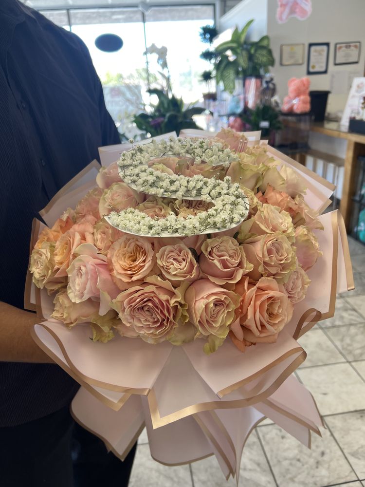 BLOOMIES FLORIST - Updated December 2025 - 176 Photos & 132 Reviews ...