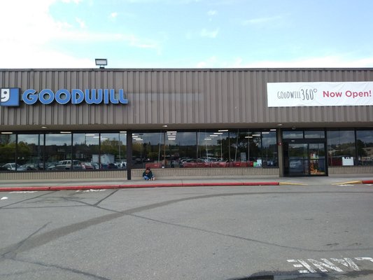 GOODWILL OUTLET - Updated June 2025 - 11 Photos & 43 Reviews - 315 ...