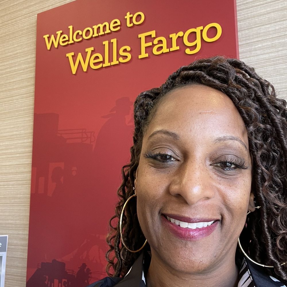 Christine Angulo's Instagram, Twitter & Facebook on IDCrawl