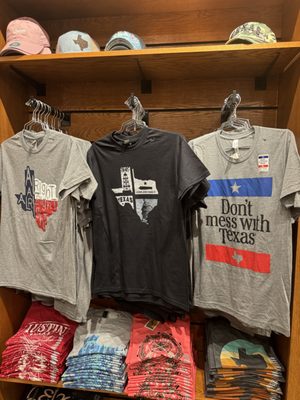 TEXAS CAPITOL GIFT SHOP - Updated December 2025 - 20 Photos - 1400 N ...