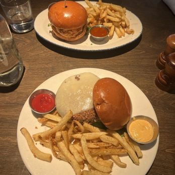 BEATRIX - STREETERVILLE - Updated December 2024 - 1634 Photos & 1375 ...