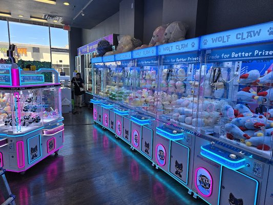 WOLF CLAW ARCADE - Updated December 2025 - 109 Photos & 50 Reviews ...