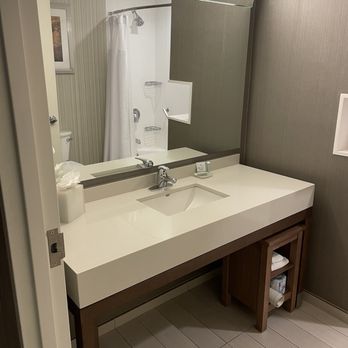 COURTYARD RENO DOWNTOWN/RIVERFRONT - Updated December 2024 - 137 Photos ...