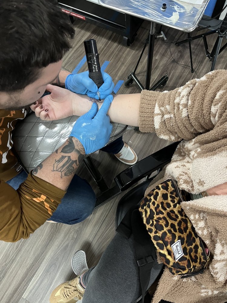 LEFTY’S TATTOO - Updated December 2025 - 79 Photos & 22 Reviews - 4711 ...