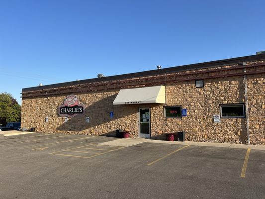 CHARLIE’S EATERY AND PUB - Updated October 2025 - 77 Photos & 28 ...