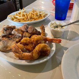 KING’S INN - Updated October 2025 - 153 Photos & 247 Reviews - 1116 E ...