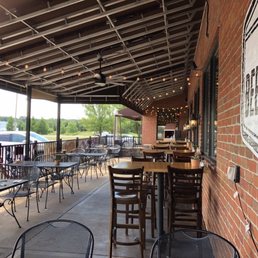 RED OAK PUB AND RESTAURANT - Updated June 2025 - 134 Photos & 201 ...