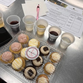 KUPCAKES & CO - Updated March 2025 - 456 Photos & 350 Reviews - 6010 Meadowridge Ctr Dr ...