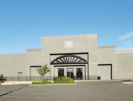 RH OUTLET BELLEVUE - Updated June 2024 - 23 Photos & 17 Reviews - 4001 ...