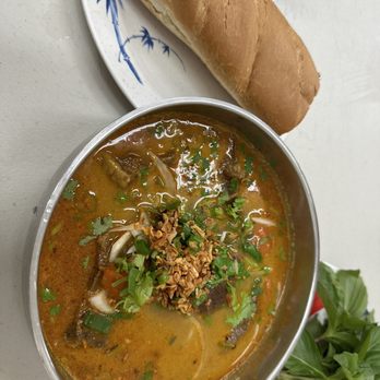 PHO 99 - Updated July 2024 - 146 Photos & 148 Reviews - 18 Furneaux Ln ...