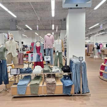 GAP FACTORY - Updated December 2025 - 13 Photos - 17 N State St ...