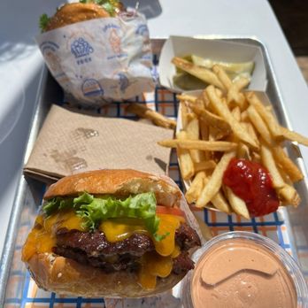 SUPER DUPER BURGERS - Updated December 2024 - 163 Photos & 123 Reviews ...