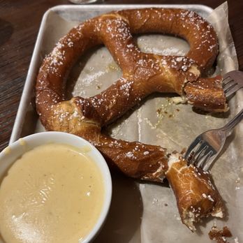 THE MANHATTAN SALOON - Updated January 2026 - 29 Photos & 31 Reviews ...