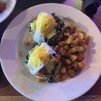 SLANTED TREE KITCHEN & TAPROOM - Updated May 2024 - 577 Photos & 592 ...