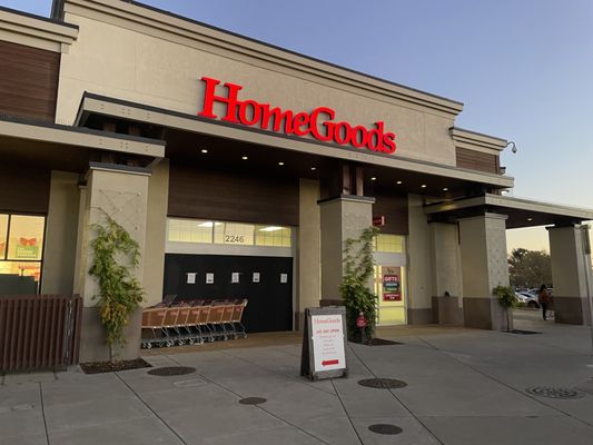 HOMEGOODS - Updated June 2025 - 85 Photos & 22 Reviews - 2246 S Shore ...
