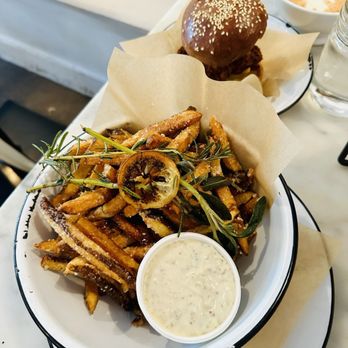 DERU MARKET - Updated July 2024 - 1976 Photos & 1823 Reviews - 723 9th ...