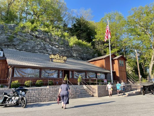 UNDERCLIFF GRILL & BAR - Updated May 2025 - 103 Photos & 84 Reviews ...