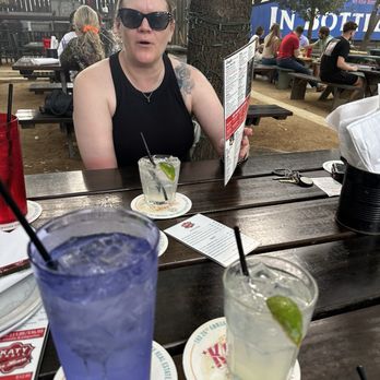 KATY TRAIL ICE HOUSE - Updated February 2025 - 942 Photos & 1255 ...