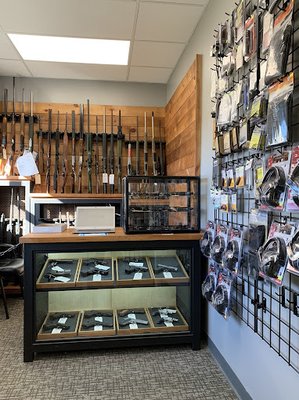 782 CUSTOM GUNWORKS - Updated July 2025 - 10 Photos - 1545 Ocean Ave ...