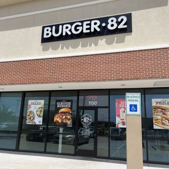 BURGER 82 - Updated November 2024 - 150 Photos & 179 Reviews - 880 W ...
