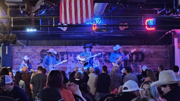 SOUTHBOUND BAR & GRILL - Updated December 2025 - 16 Reviews - 5739 S ...