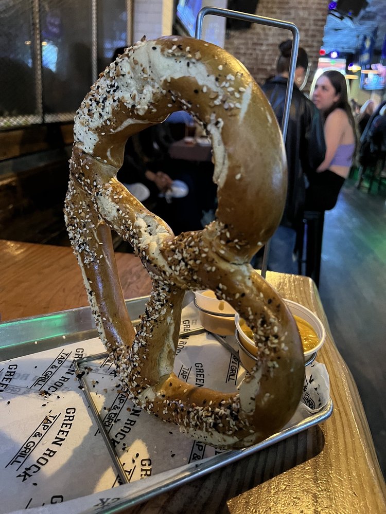 GREEN ROCK TAP & GRILL - Updated August 2024 - 85 Photos & 193 Reviews ...