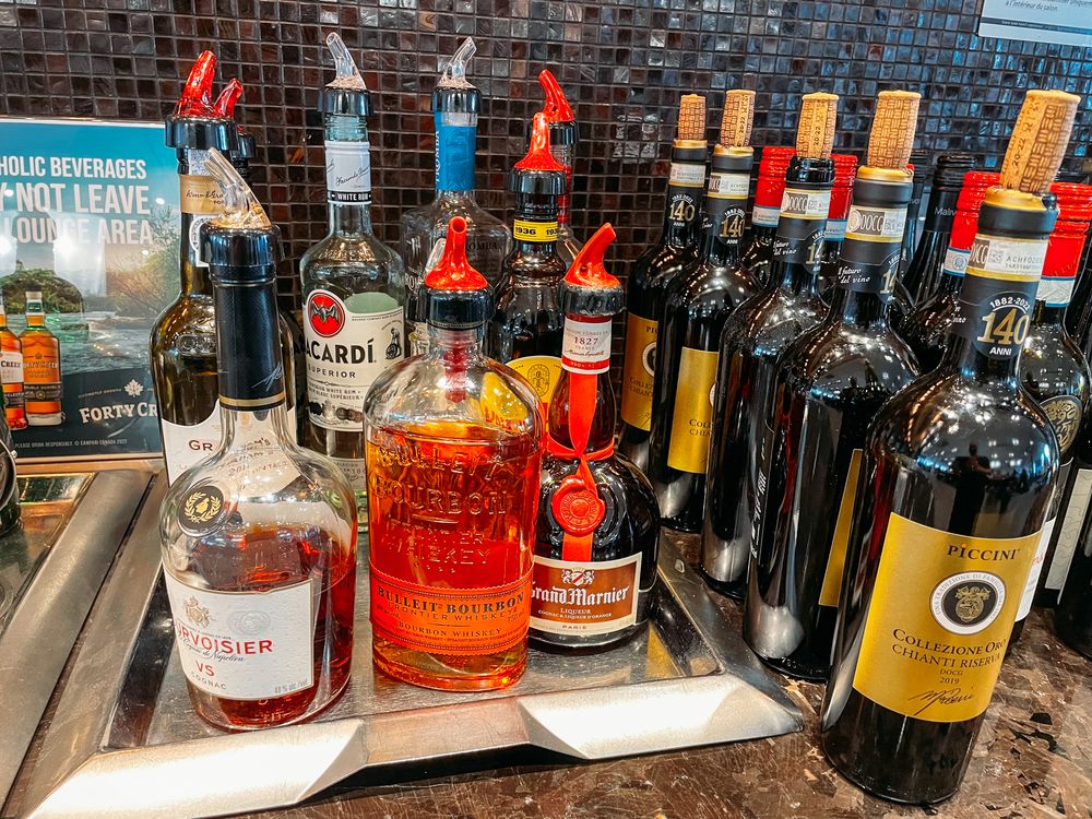 AIR CANADA MAPLE LEAF LOUNGE - Updated August 2025 - 318 Photos & 173 ...